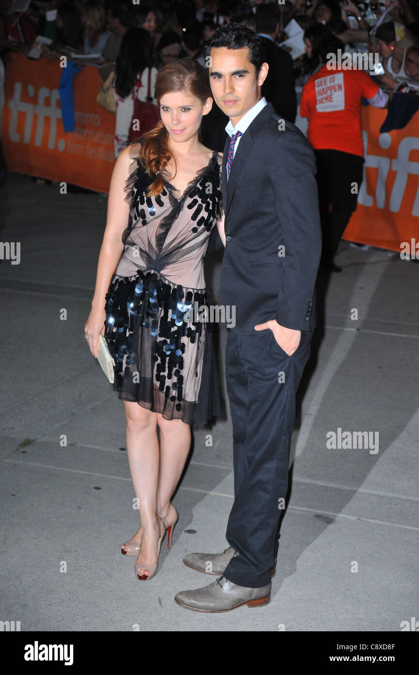Kate mara and max minghella -Fotos und -Bildmaterial in hoher Auflösung ...