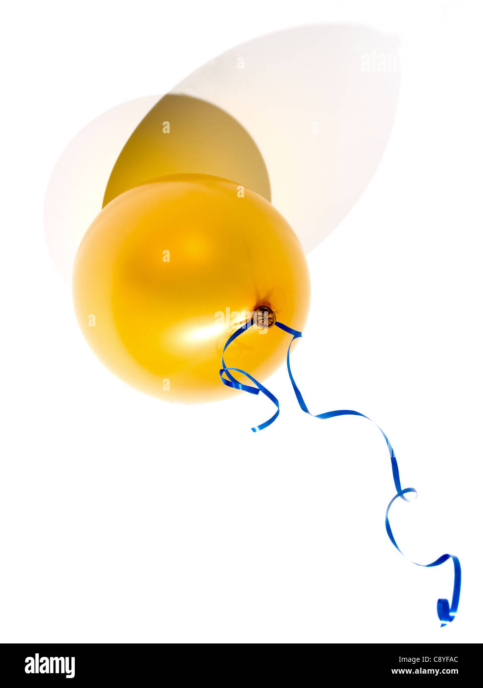 Der gelbe ballon -Fotos und -Bildmaterial in hoher Auflösung - Seite 2 ...