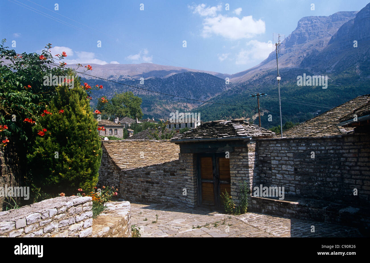 Megalo papingo -Fotos und -Bildmaterial in hoher Auflösung – Alamy