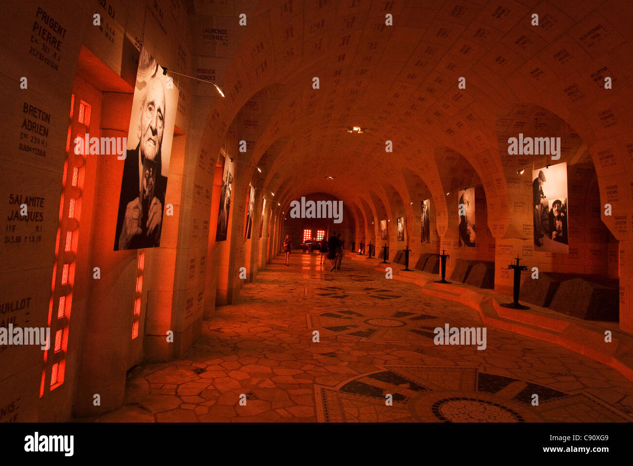 Memorial museum of verdun -Fotos und -Bildmaterial in hoher Auflösung ...
