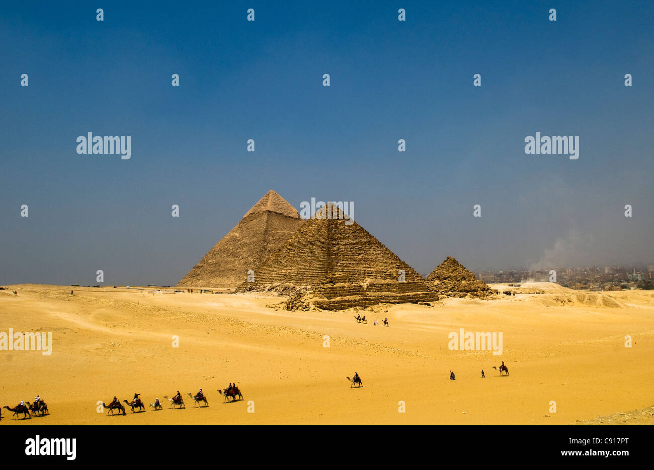 Die großen pyramiden von gizeh -Fotos und -Bildmaterial in hoher ...
