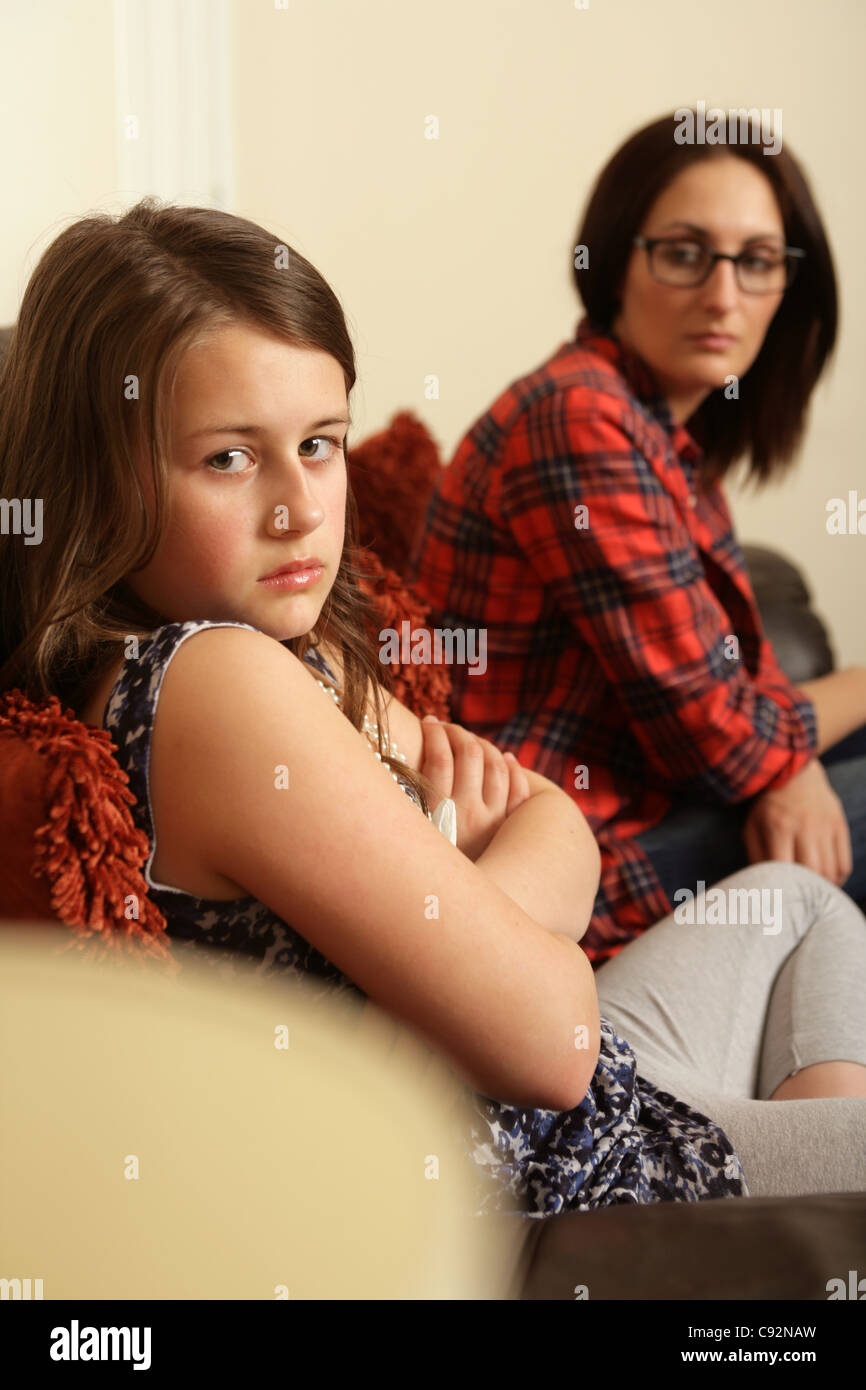 Mother Daughter Argue Conflict Stockfotos und -bilder Kaufen - Alamy