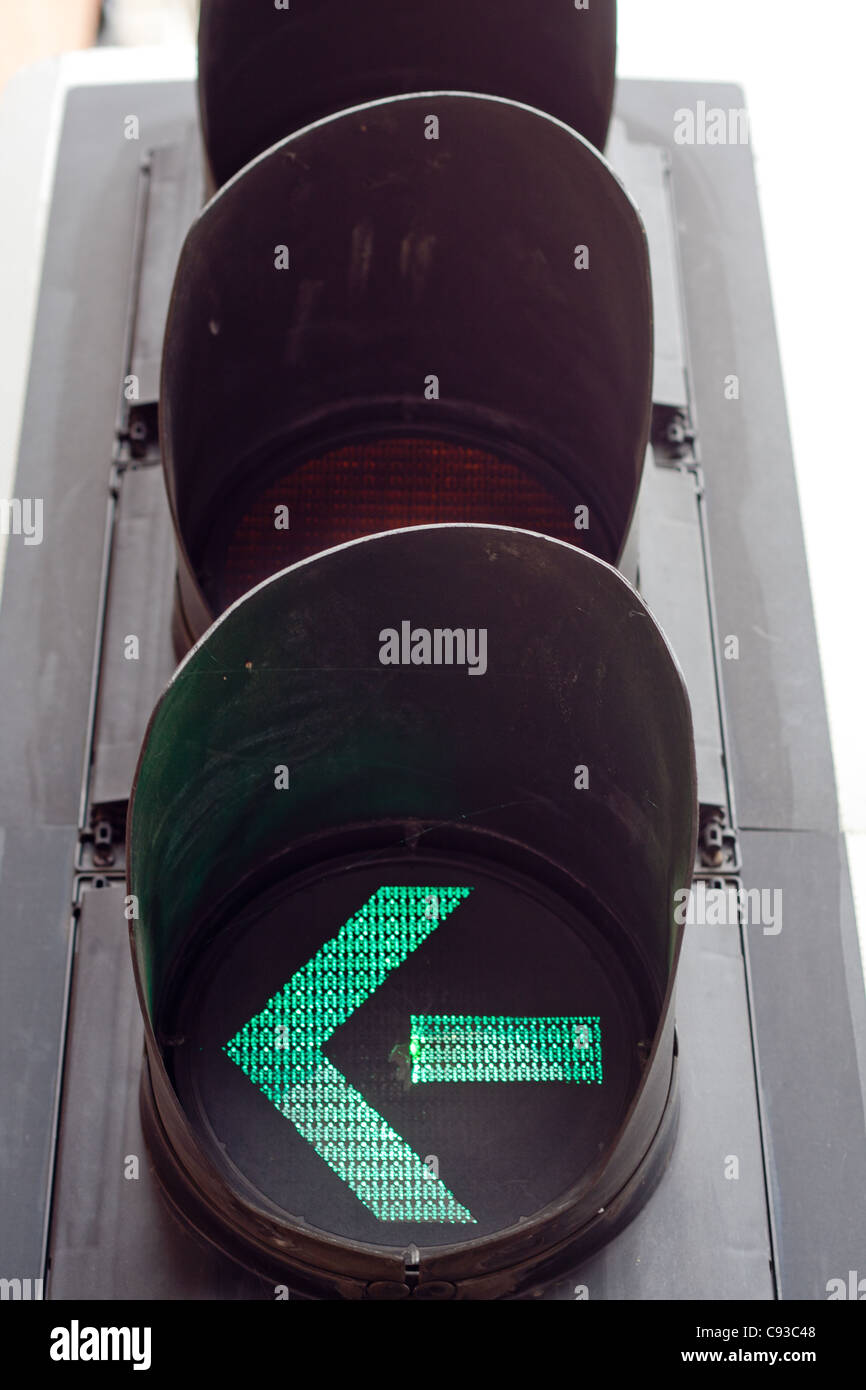 Grüner pfeil -Fotos und -Bildmaterial in hoher Auflösung – Alamy