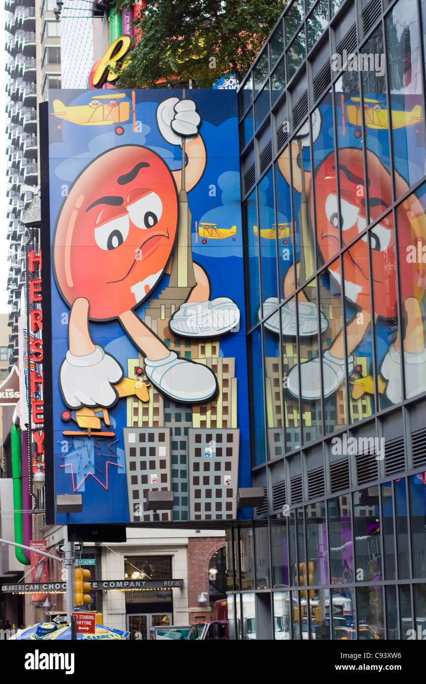 M & M World Store in Times Square New York City USA Stockfotografie - Alamy
