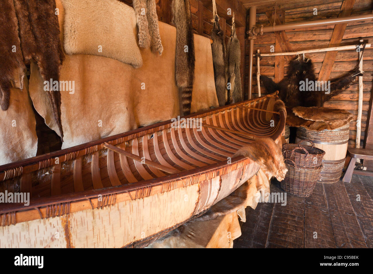 Birkenrinde kanu -Fotos und -Bildmaterial in hoher Auflösung – Alamy