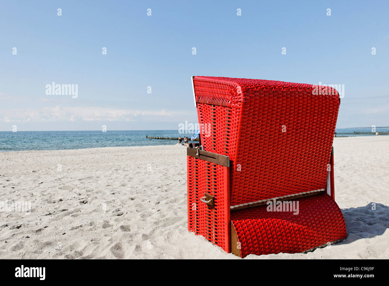 Roter strandkorb -Fotos und -Bildmaterial in hoher Auflösung – Alamy