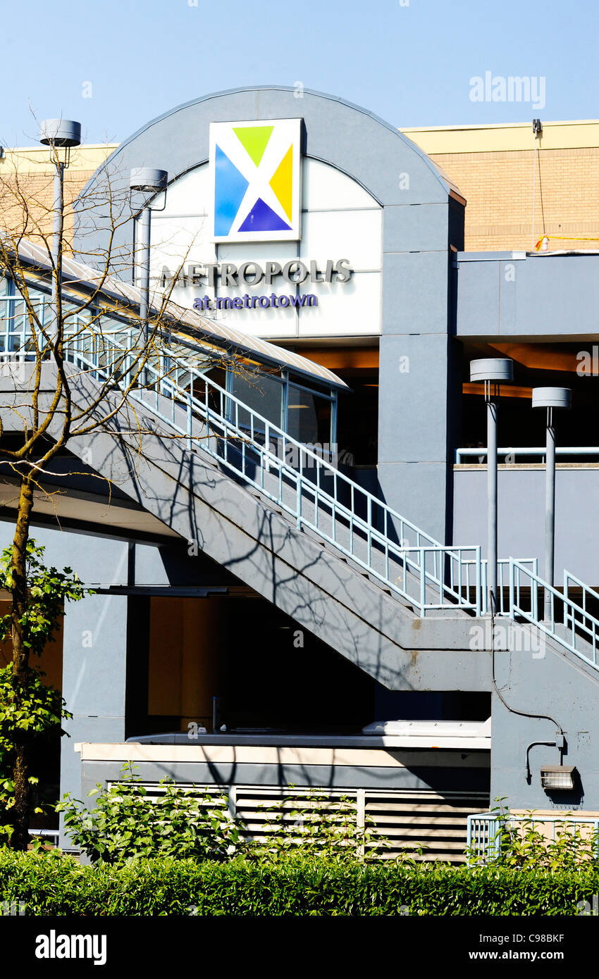 Eingang zur metropole am metrotown einkaufszentrum Stockfotos und ...