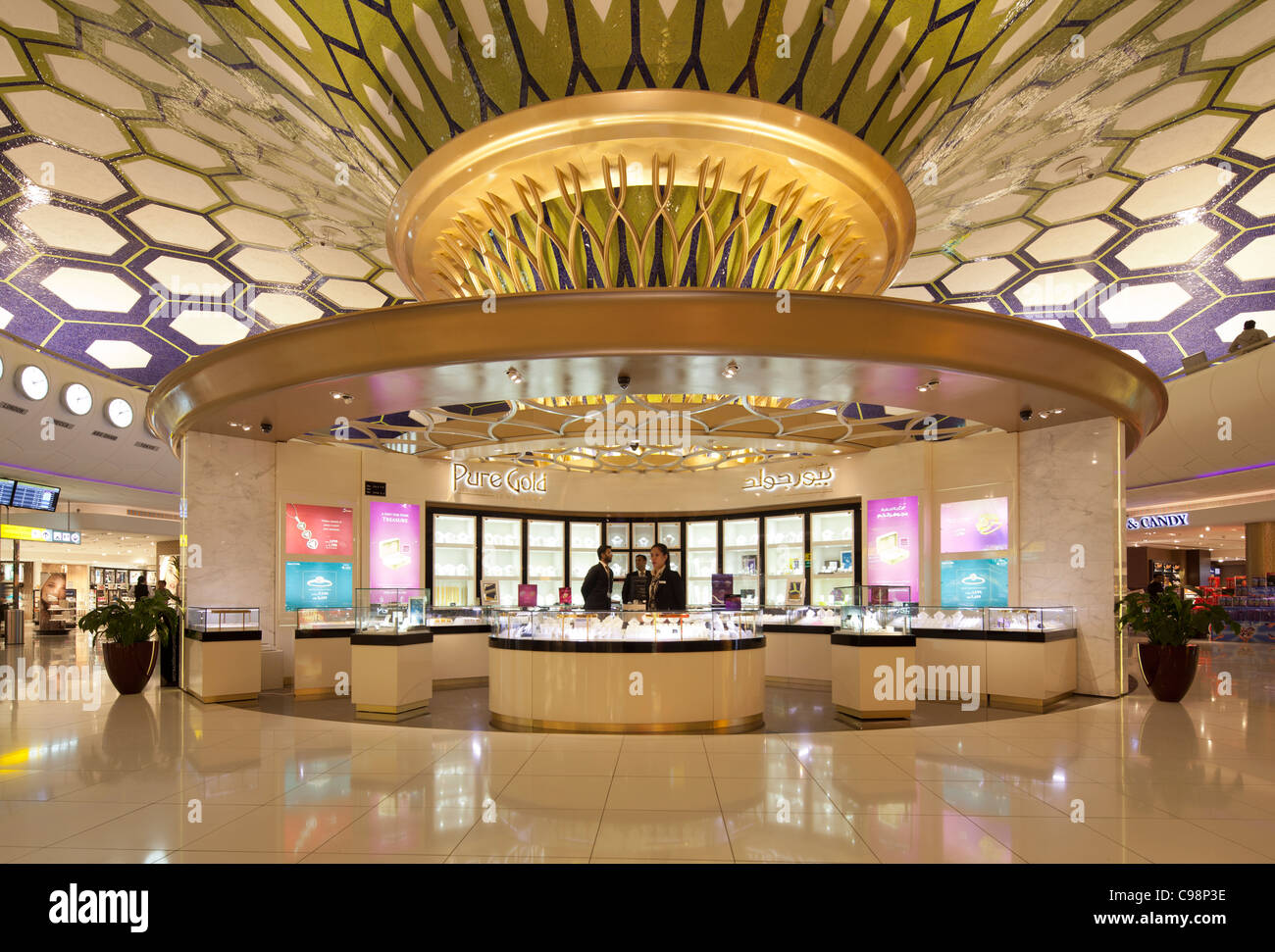 Abu dhabi terminal eins -Fotos und -Bildmaterial in hoher Auflösung – Alamy
