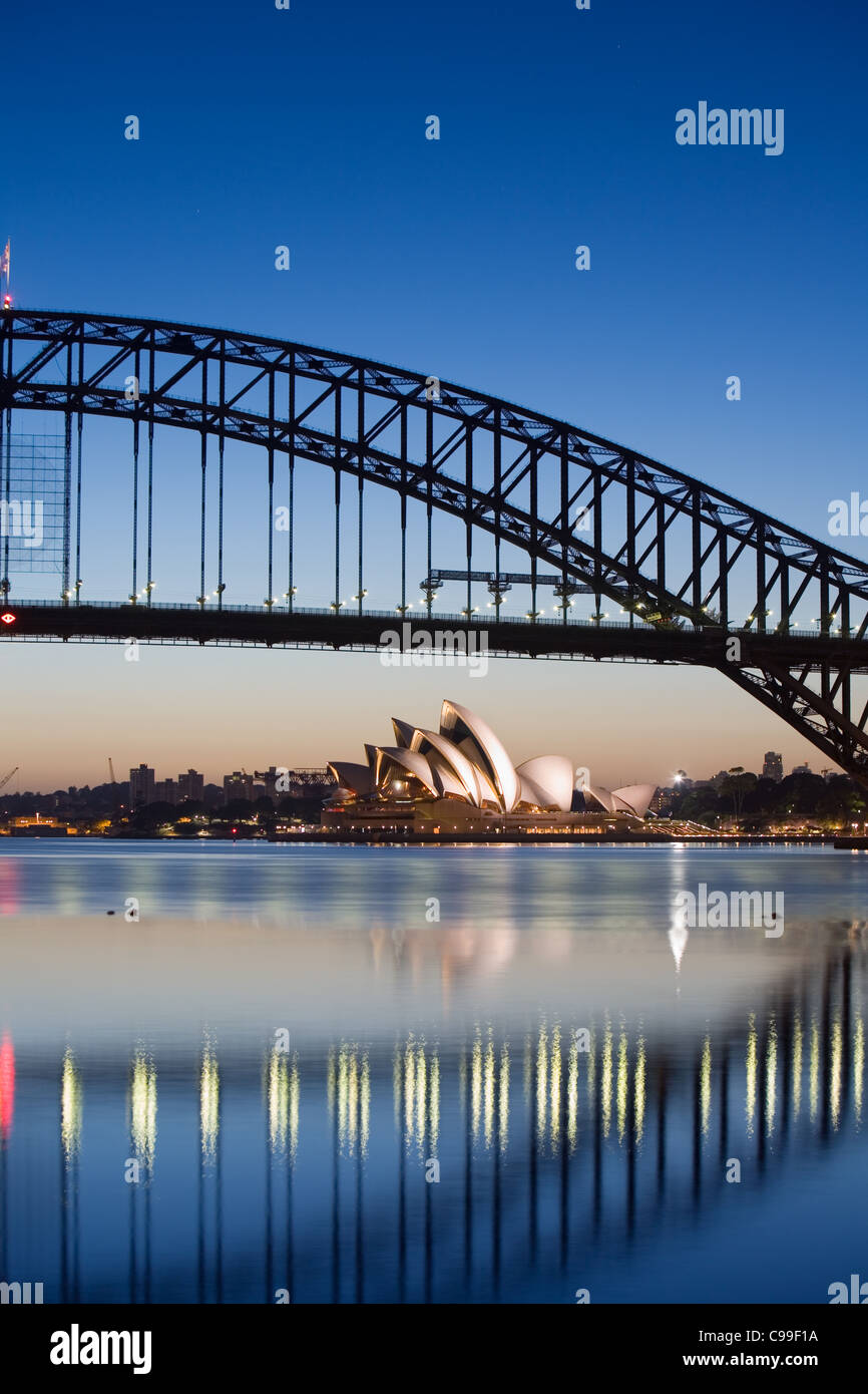 Opernhaus sydney harbour bridge -Fotos und -Bildmaterial in hoher ...