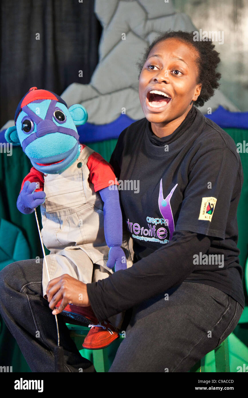 Theater für Leben Akteuren mit Schülern der Grundschule Ithute ...