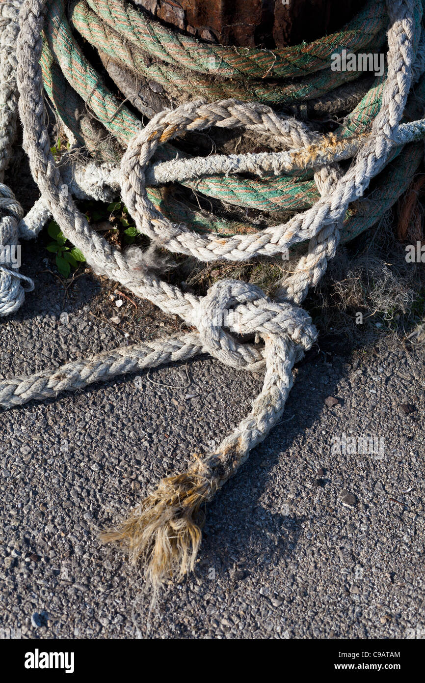 Poller und Seile Stockfotos und -bilder Kaufen - Alamy