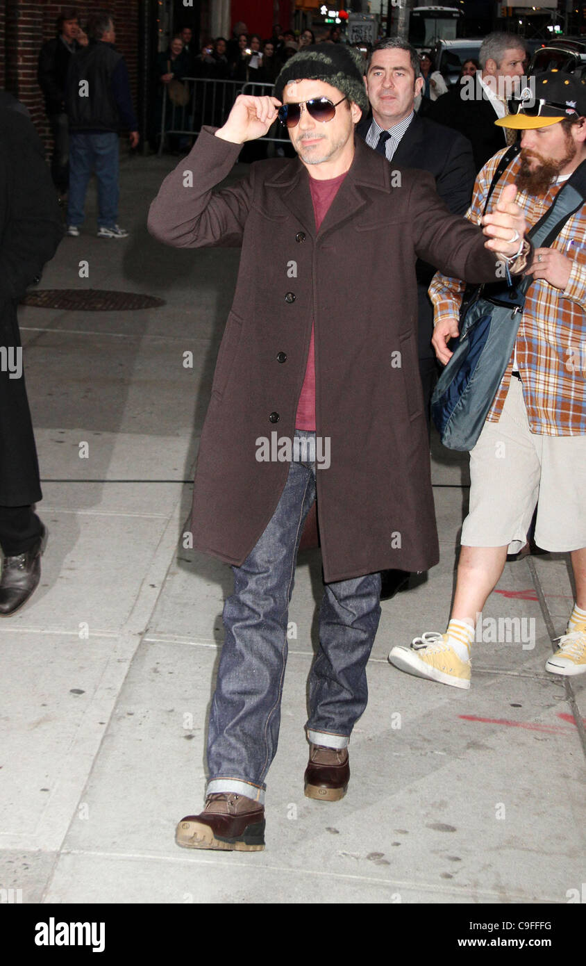 14. Dezember 2011 kommt - New York, New York, US - Schauspieler ROBERT ...