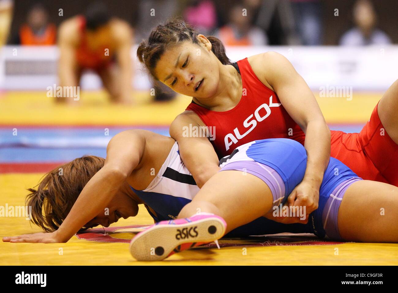(L, R) Seiko Yamamoto, Kaori Icho, 23. Dezember 2011 - Ringen: All ...