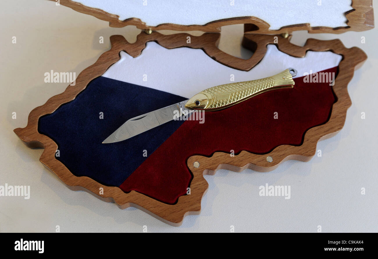 Tschechische Firma Mikov Messer bietet nun z. B. Goldener Fisch mit ...