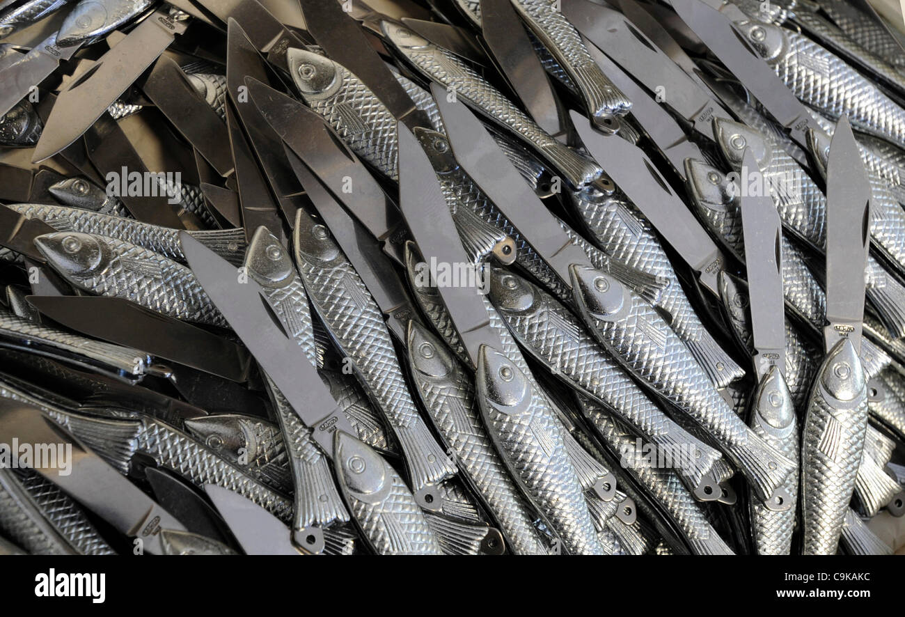 Tschechische Firma Mikov Messer bietet nun z. B. Goldener Fisch mit ...