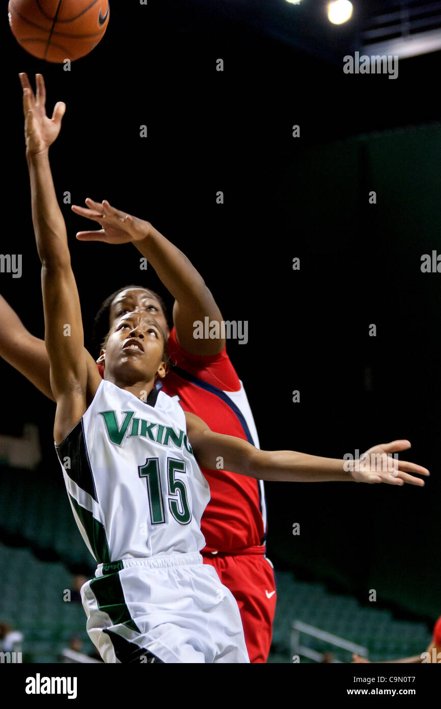 28. Januar 2012 - Cleveland, Ohio, USA - Cleveland State Guard Cori ...