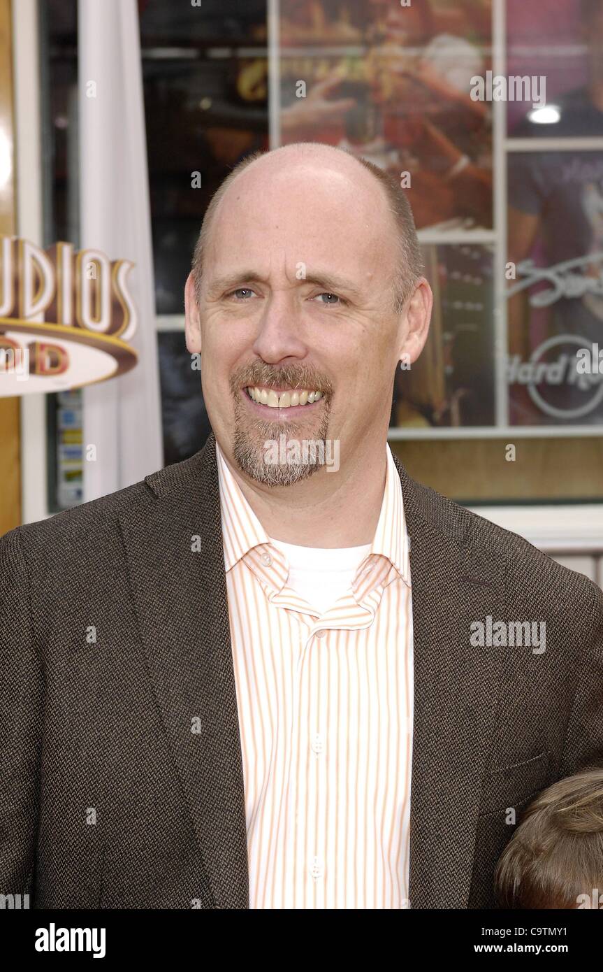 Chris Renaud im Ankunftsbereich für Dr. Suess' THE LORAX Premiere ...