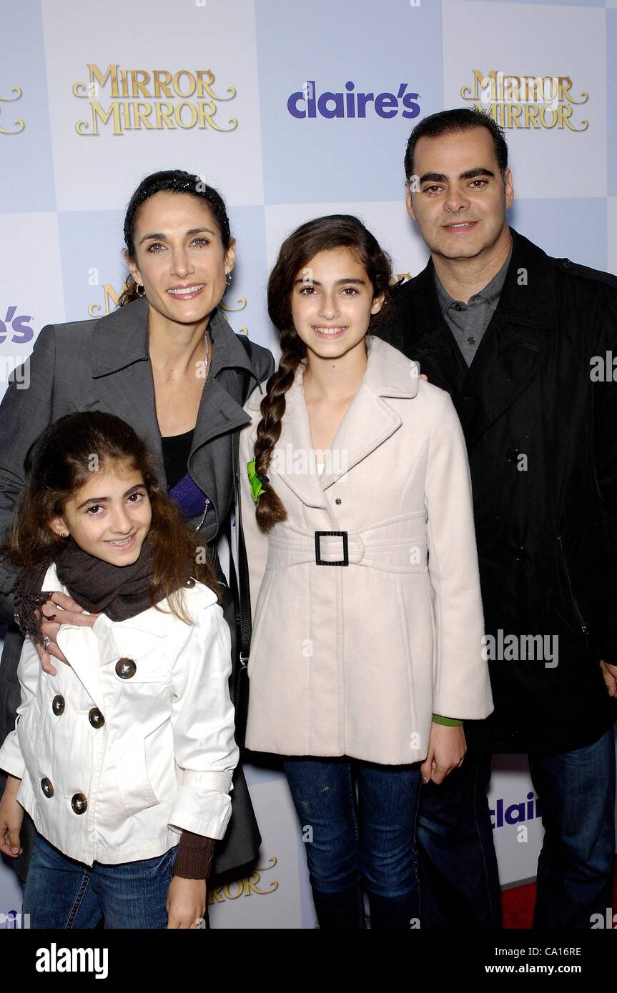 Melina kanakaredes peter constantinides arrivals -Fotos und ...