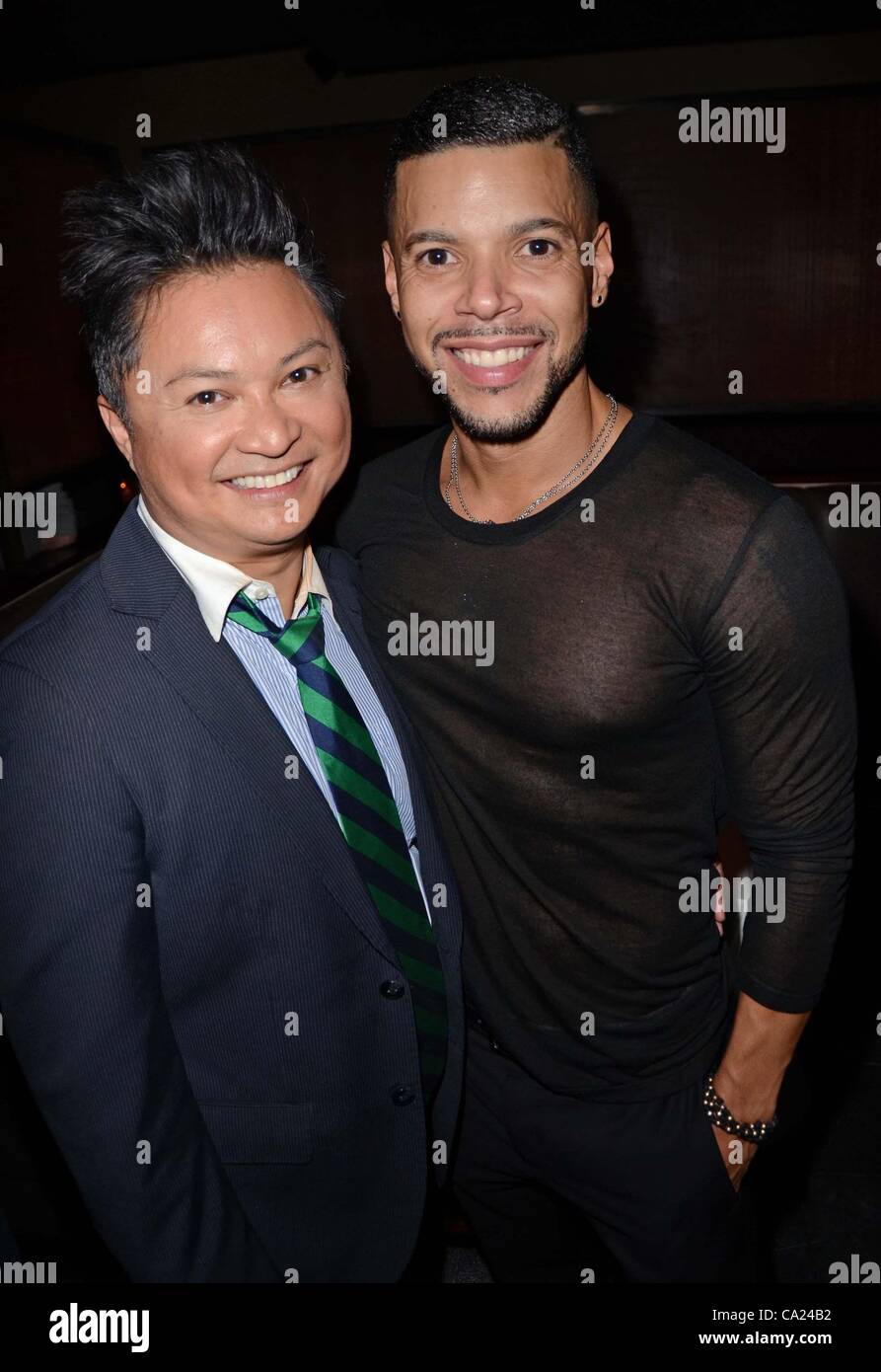 Alec Mapa, Wilson Cruz in Anwesenheit für ALEC MAPA: BABY DADDY Opening ...