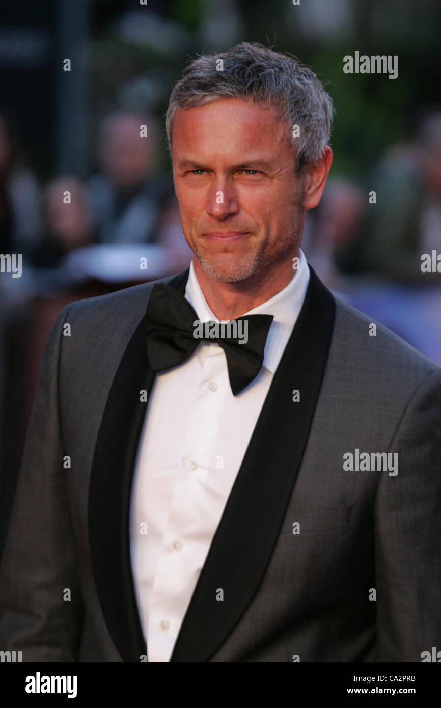 Mark Foster besucht die Titanic 3D - Welt-Premiere in der Royal Albert ...