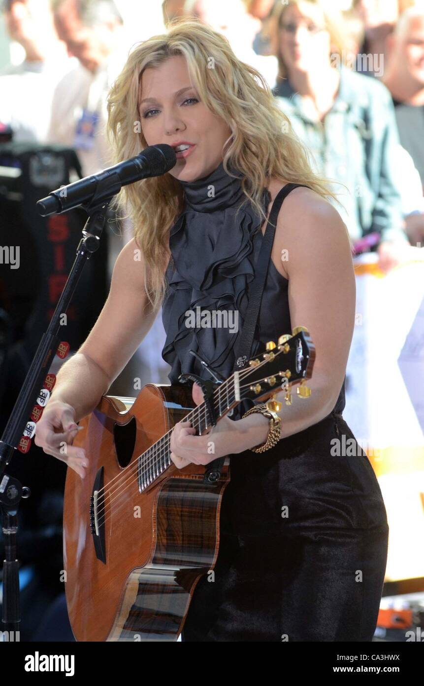 Kimberly Perry auf der Bühne für NBC heute zeigen Summer Concert Series ...