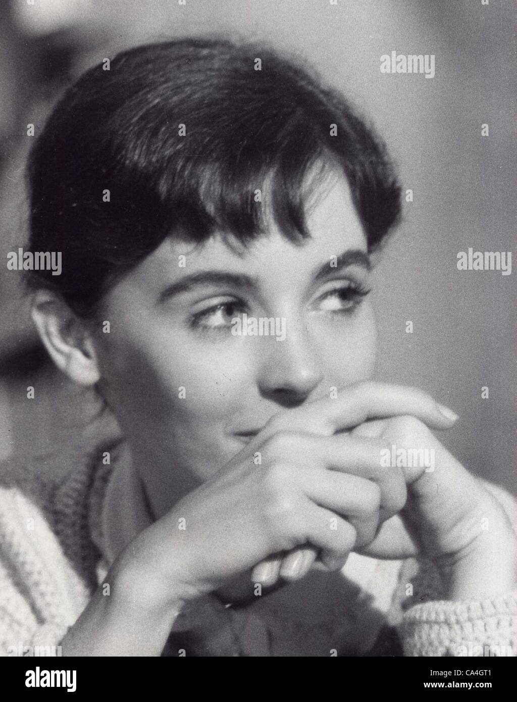 Millie perkins anne frank -Fotos und -Bildmaterial in hoher Auflösung ...