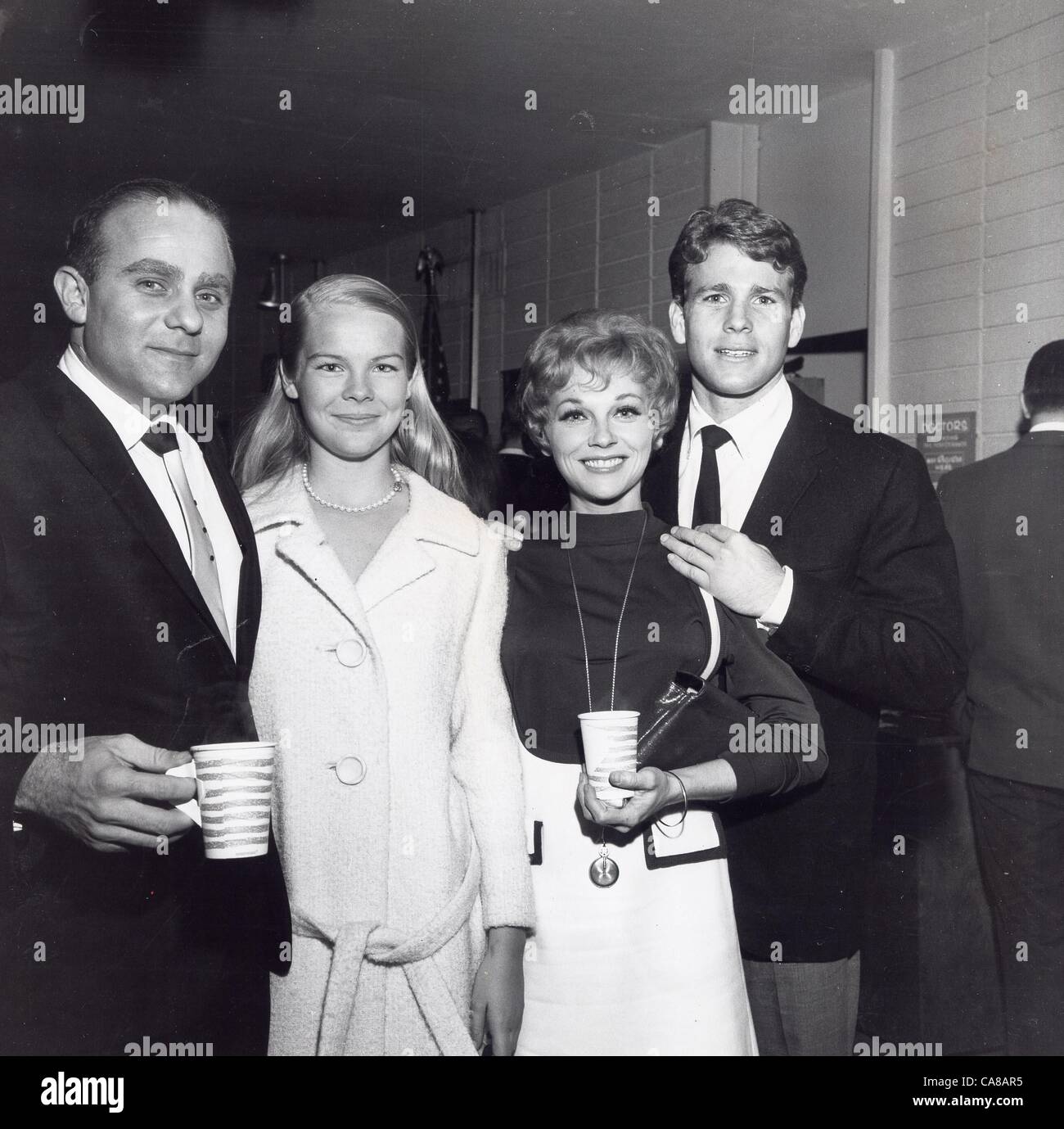 Ryan Oneal David Mirisch Janet Landgard Joanna Moore Supplied Von