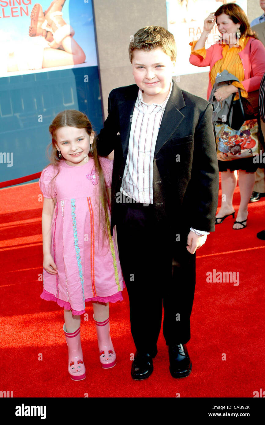 Spencer breslin and abigail breslin -Fotos und -Bildmaterial in hoher ...