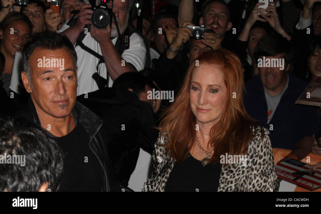 Bruce springsteen and patti scialfa -Fotos und -Bildmaterial in hoher ...
