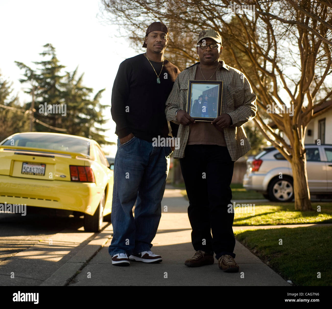 Joe Hunter Sr. fotografiert mit seinem ältesten Sohn Joe Hunter hat ein ...