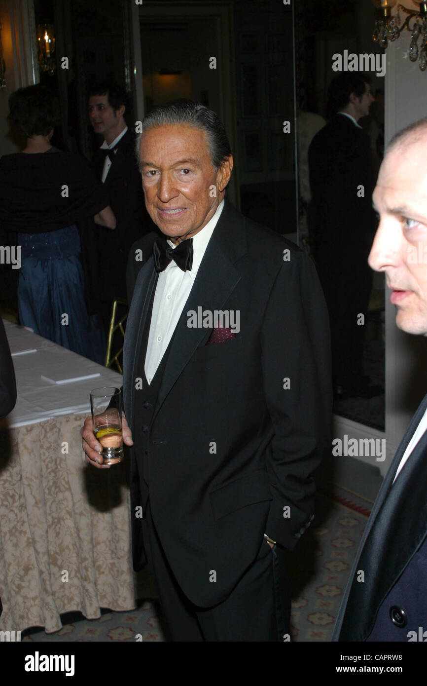 Datei - amerikanischer Journalist, Spielshow-Moderator, Schauspieler ...