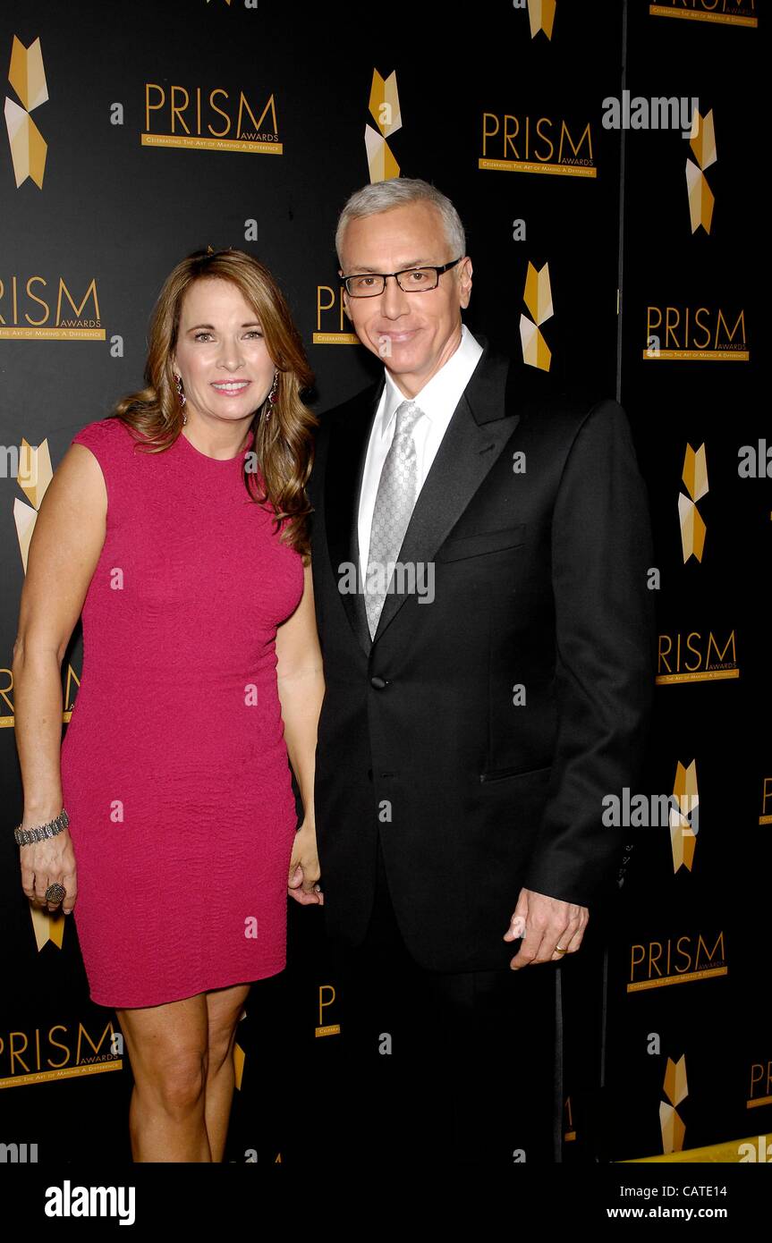 Susan Pinsky, Drew Pinsky im Ankunftsbereich für 16. Annual PRISM ...