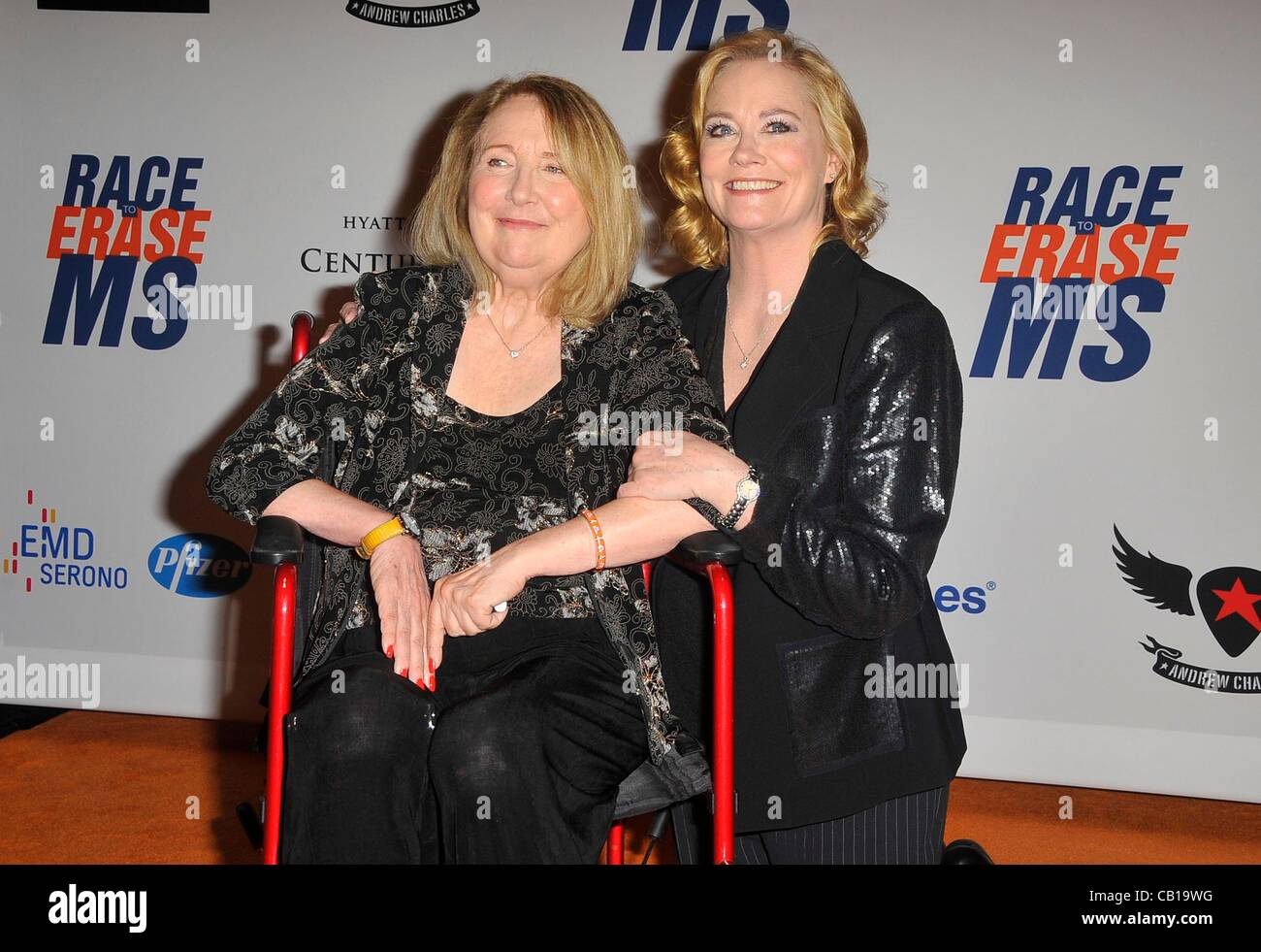 Teri garr cybill shepherd 19th -Fotos und -Bildmaterial in hoher ...