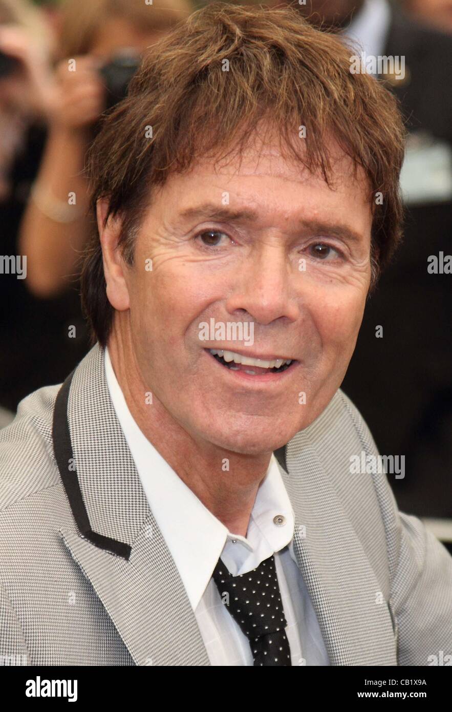 Cliff richard -Fotos und -Bildmaterial in hoher Auflösung - Seite 2 - Alamy