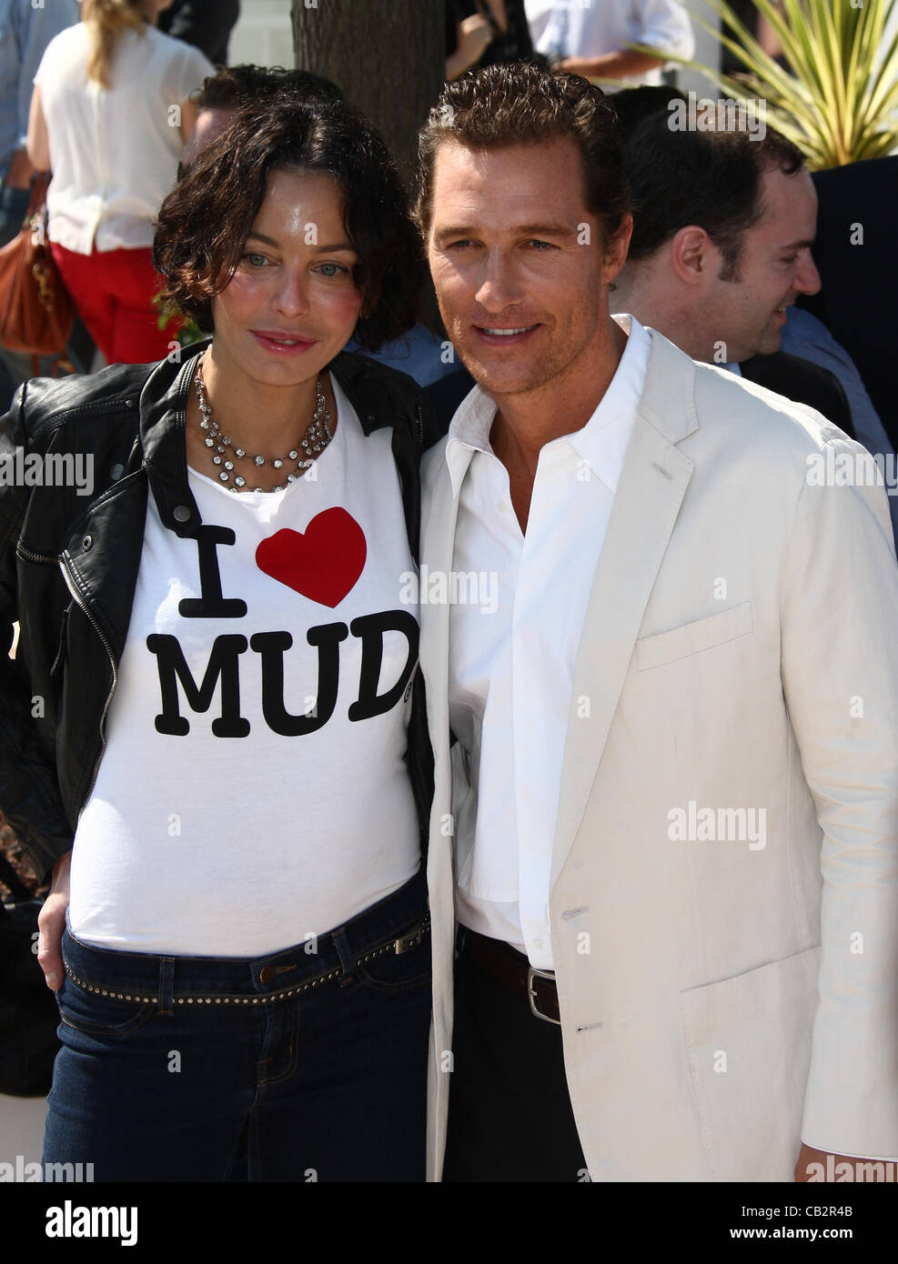 LISA MARIA FALCONE & MATTHEW MCCONAUGHEY Schlamm PHOTOCALL CANNES FILM ...