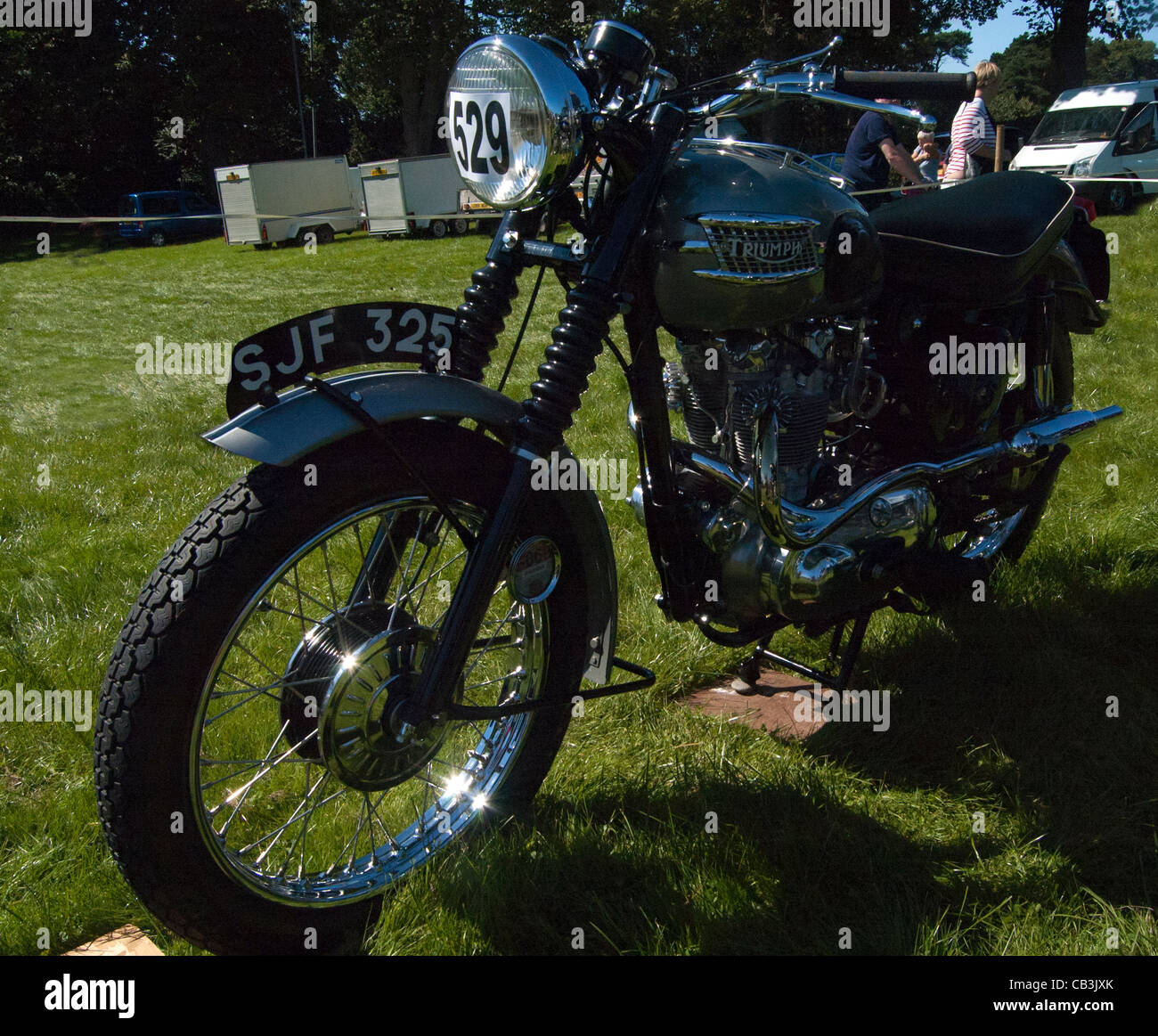 Triumph motorcycle vintage -Fotos und -Bildmaterial in hoher Auflösung ...
