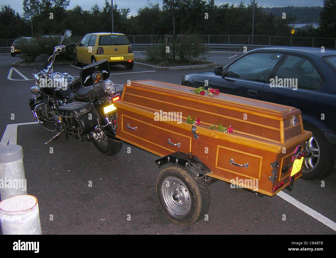 Motorrad sarg -Fotos und -Bildmaterial in hoher Auflösung – Alamy