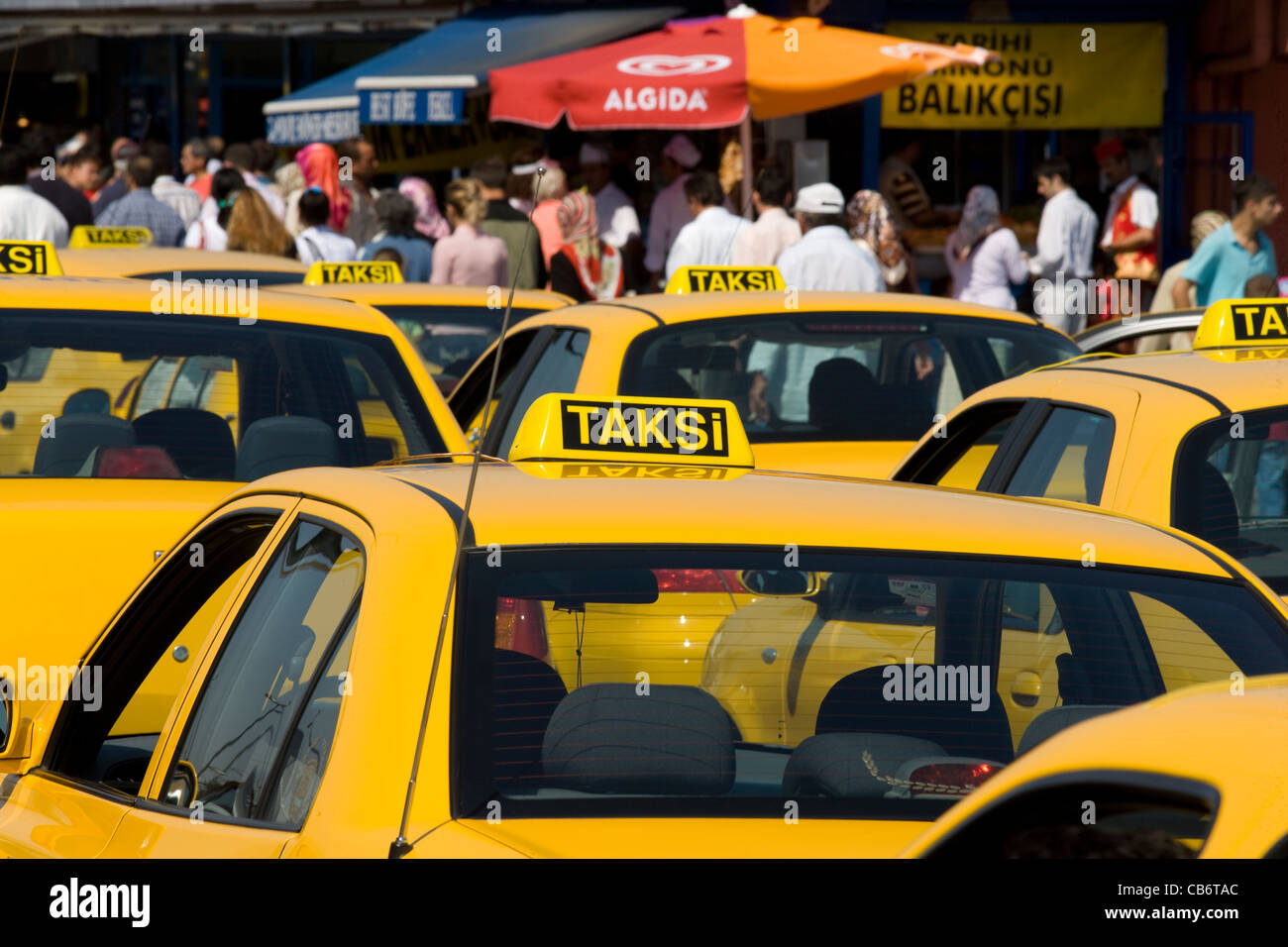 Istanbul taxi -Fotos und -Bildmaterial in hoher Auflösung – Alamy