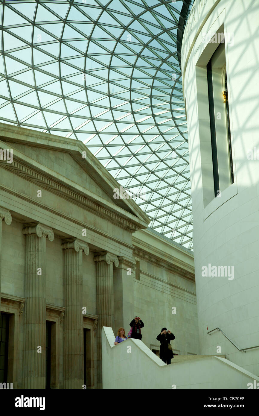 Museum foyer -Fotos und -Bildmaterial in hoher Auflösung – Alamy