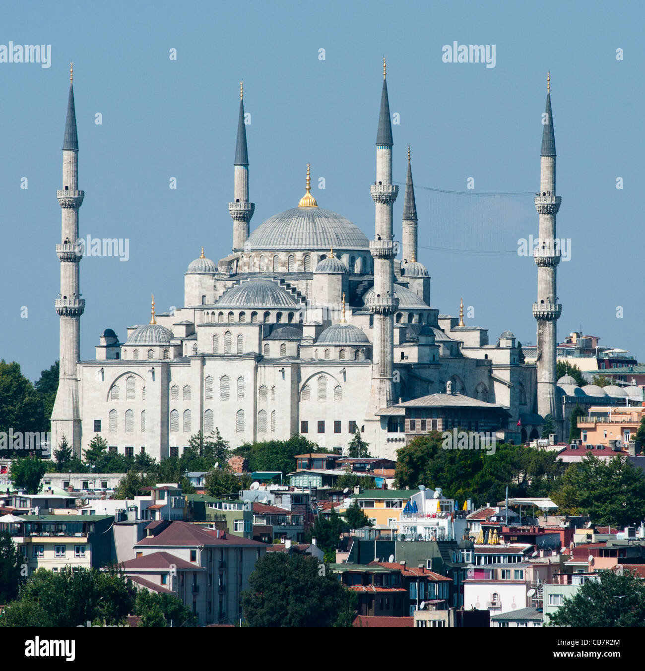 Der berühmten Blauen Moschee in Istanbul, vom Bosporus gesehen. Die ...