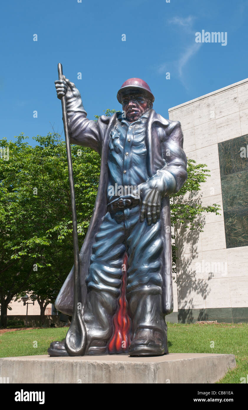 Birmingham, Alabama, Birmingham Museum of Art, Statue "Stahlarbeiter ...