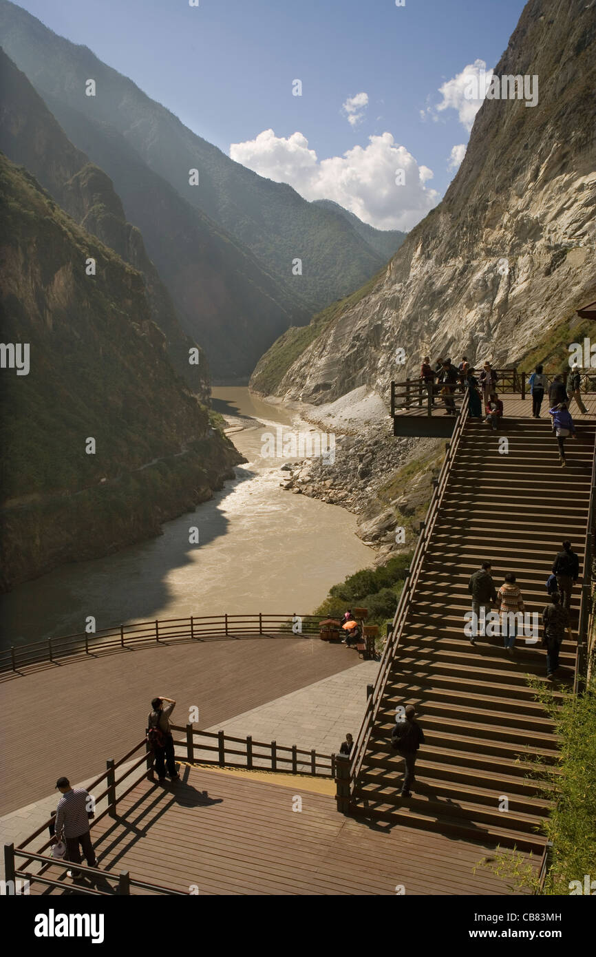 China Yunnan Tigersprung-Schlucht Stockfotografie - Alamy