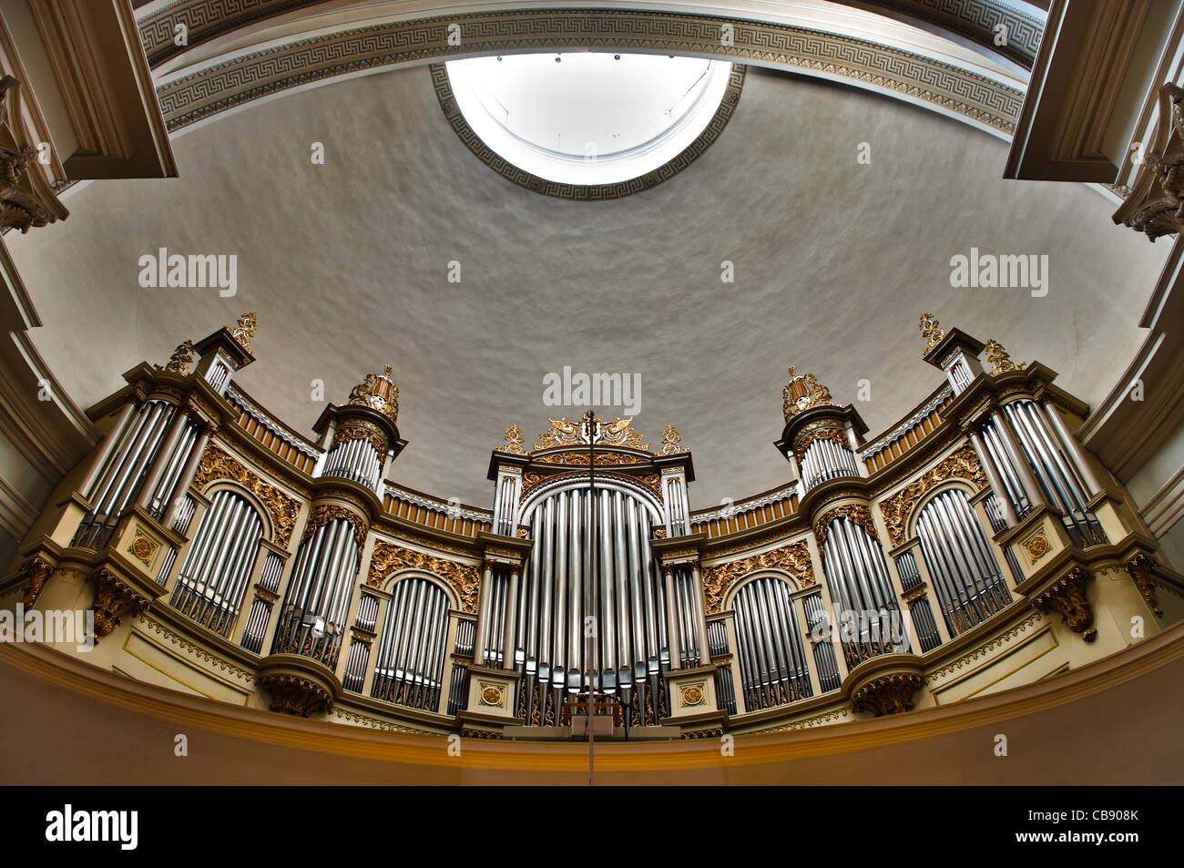 schöne Kirchenorgel im Dom von Helsinki, Finnland Stockfotografie - Alamy