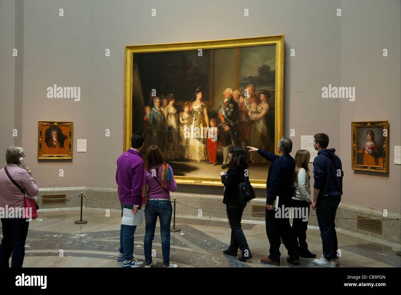 Besucher bewundern die Familie Karl IV., Francisco Jose de Goya y ...