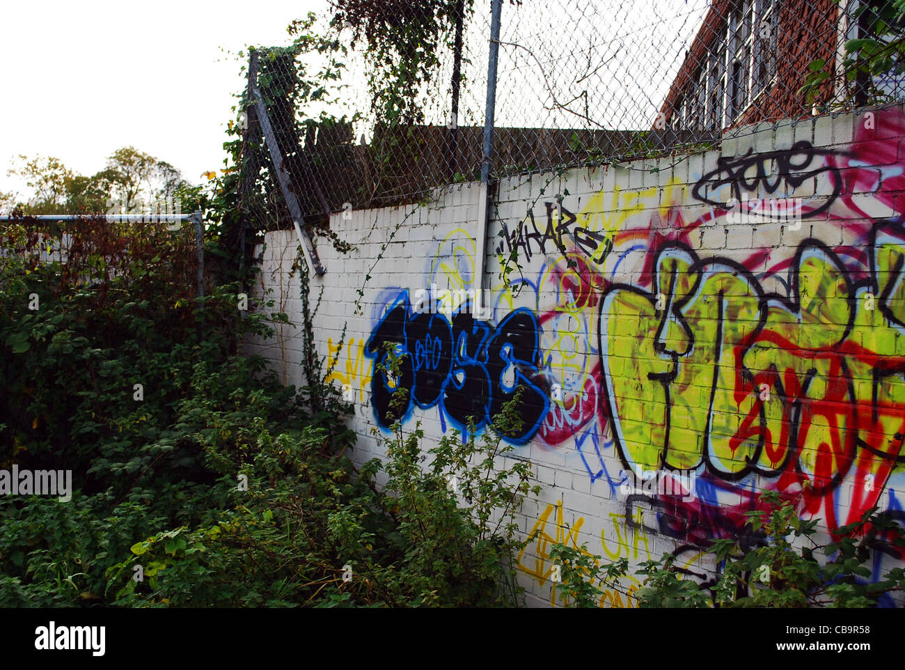 Helle farbige graffiti helle farbige graffiti -Fotos und -Bildmaterial ...