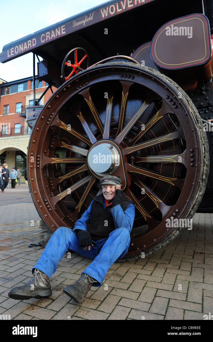 Len Crane Wolverhampton mit seinem 1929 Fowler B6 "Super-Lion-Kran ...