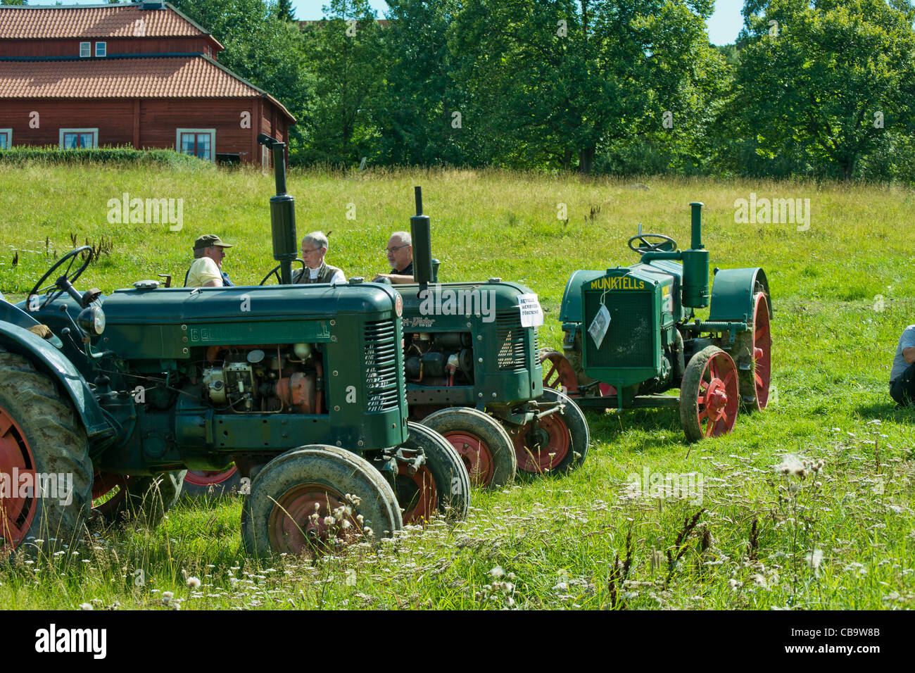 Alte traktoren -Fotos und -Bildmaterial in hoher Auflösung – Alamy