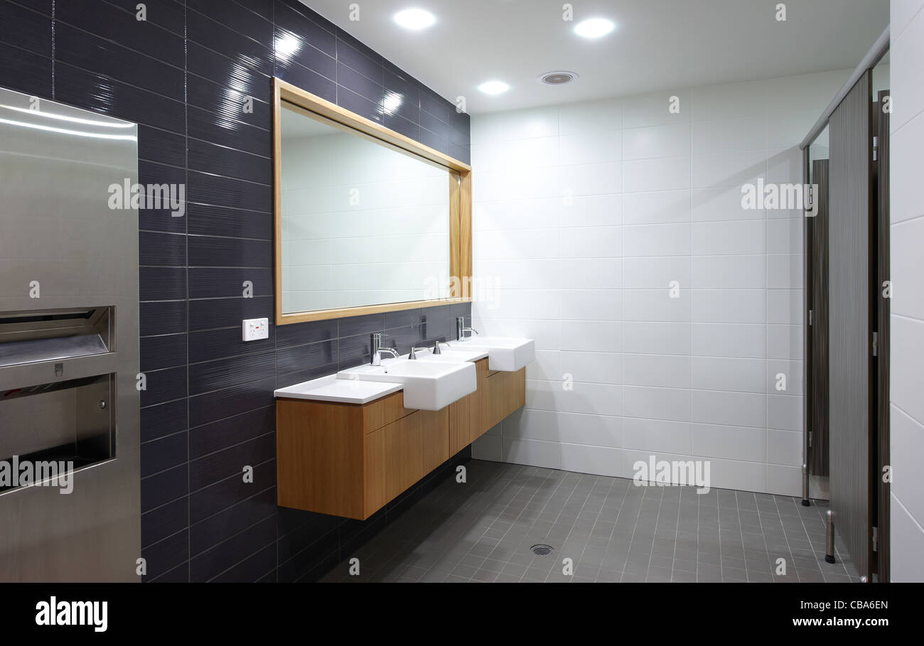 Kommerzielle toiletten -Fotos und -Bildmaterial in hoher Auflösung – Alamy