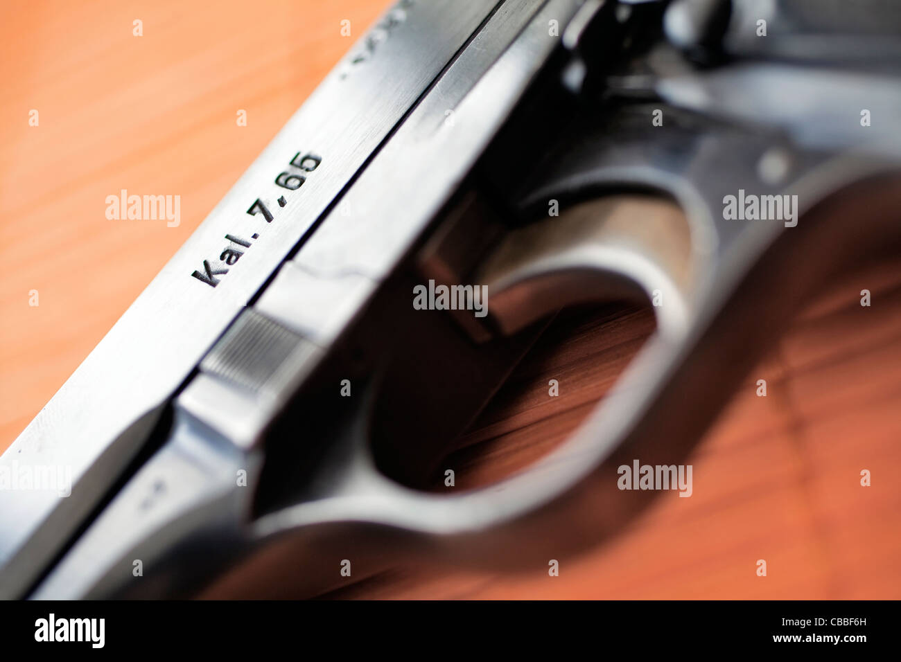 Gewehr, Pistole, Kaliber, Kaliber 7,65 zu messen, auslösen. (CTK Foto ...