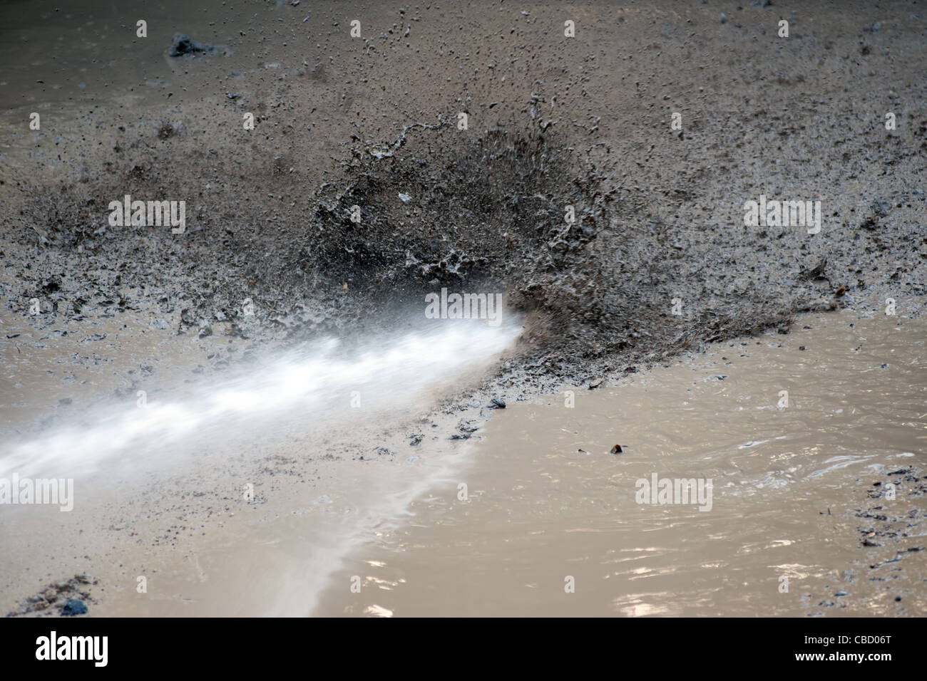 Schlamm bespritzt -Fotos und -Bildmaterial in hoher Auflösung – Alamy